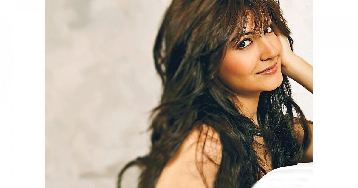 Anushka plays jazz singer, Karan Johar plays villain in ‘Bombay Velvet’