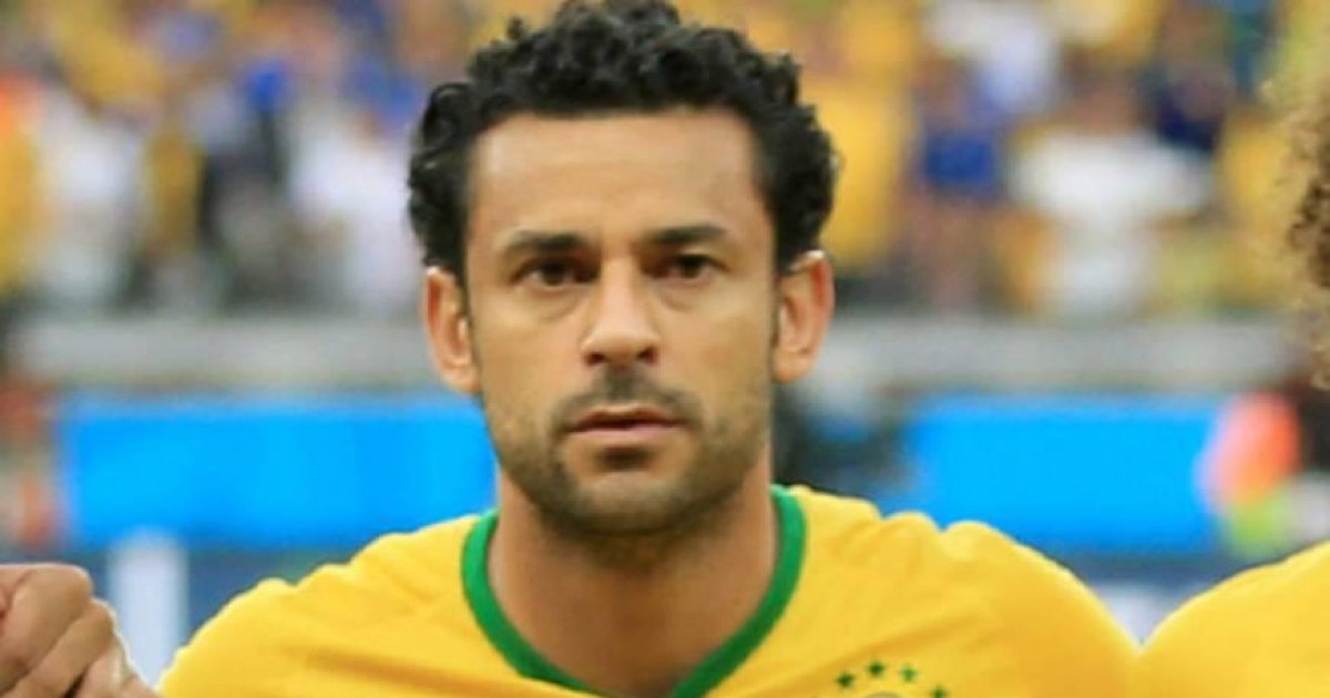 Fred quits international football