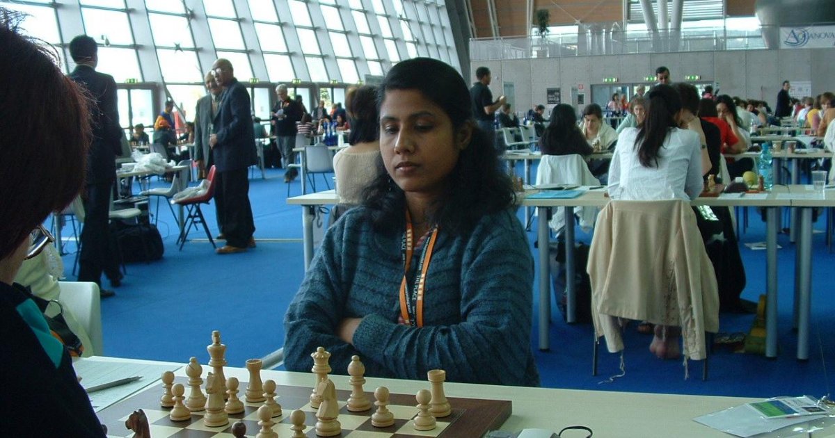 Eva lifts national chess title