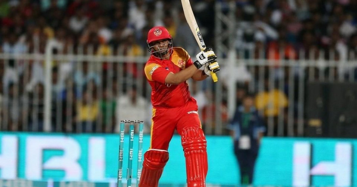 Khalid Latif 'given bat grips by bookie' to indicate fix