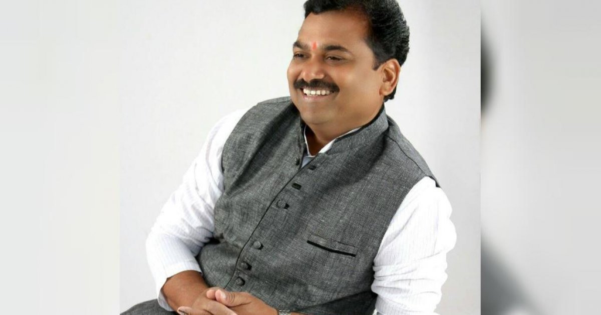 Video of Indian state's minister peeing in public goes viral