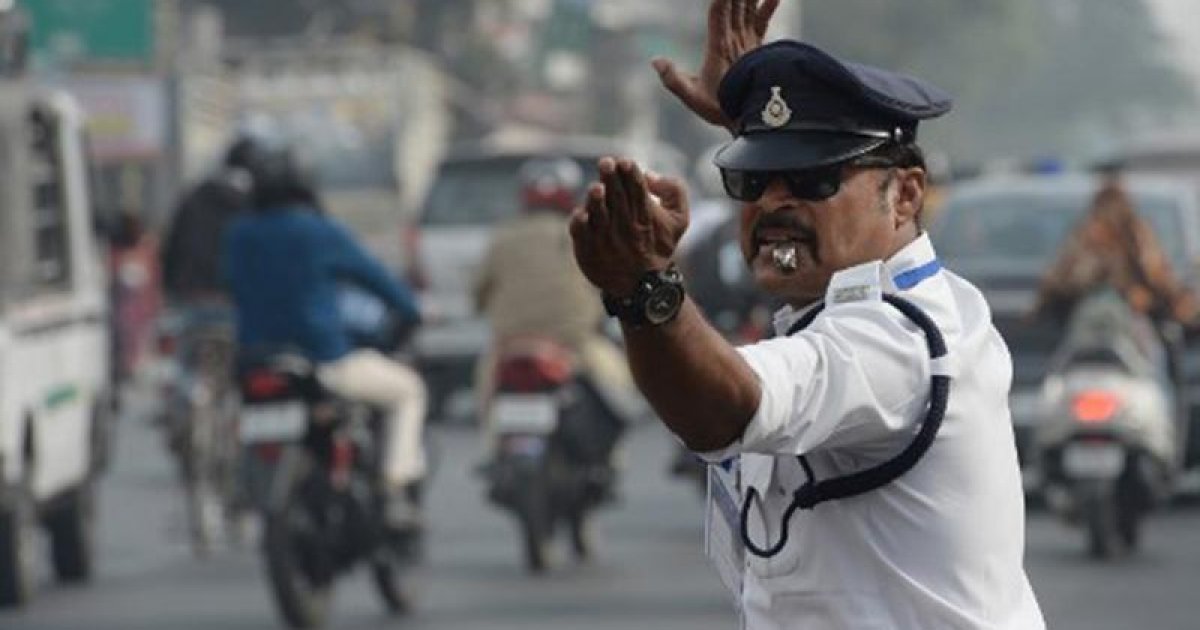 Indias Moonwalking Traffic Cop Turns Heads