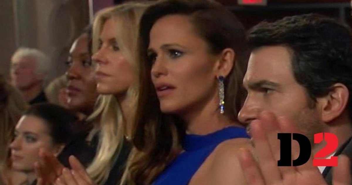 Jennifer Garner wants to punch herself in the face
