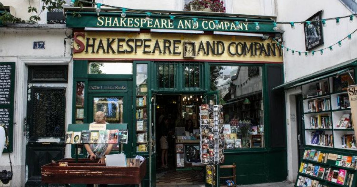 A Spot for Writing in Paris