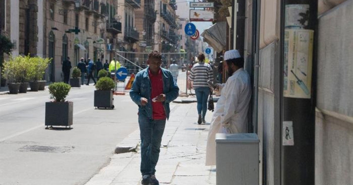 10 Bangladeshis stared down the Sicilian mafia, and won