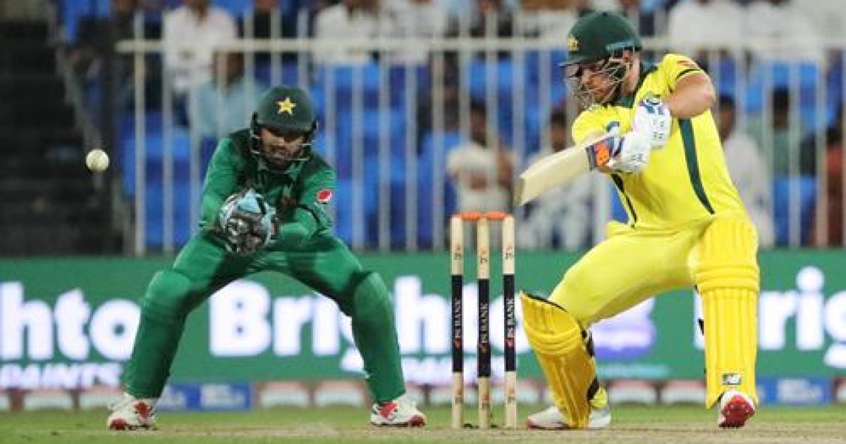 Finch, Shaun sink Pakistan