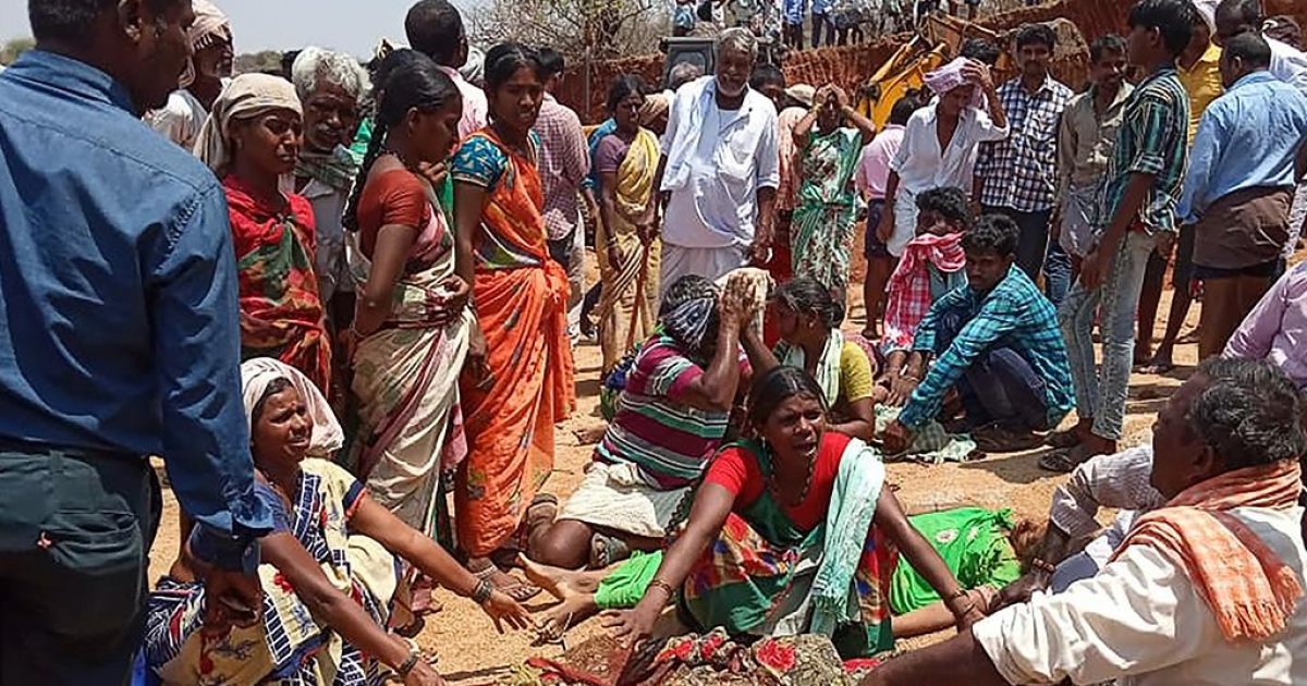 Ten women die in India mudslide