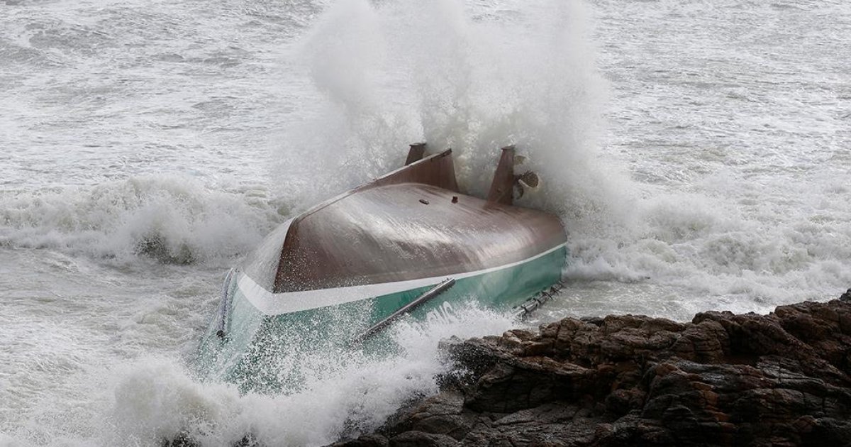 Capsized lifeboat leaves three dead in French storm