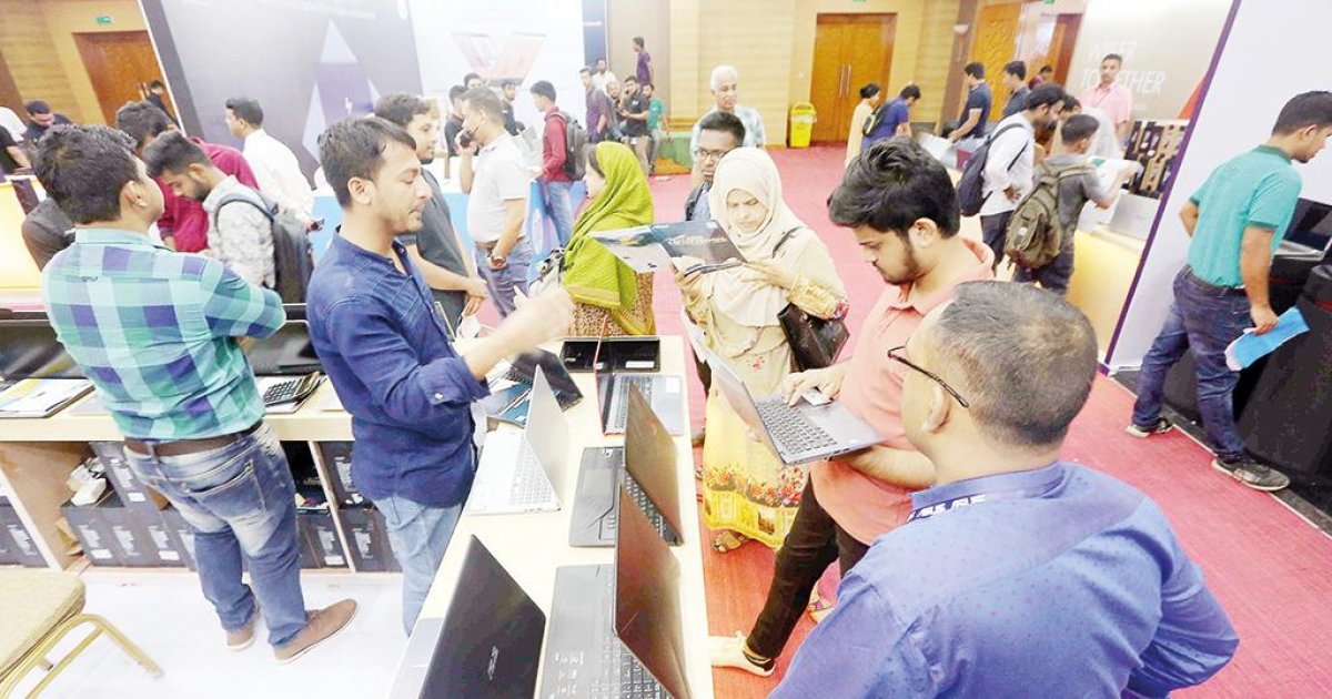 Laptop fair begins: Traders happy with huge turnout on first day