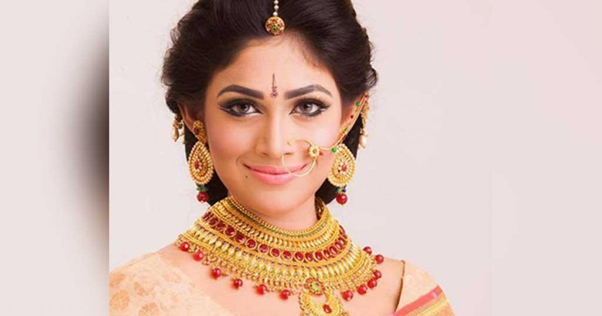 Peya gets engaged, wedding next year