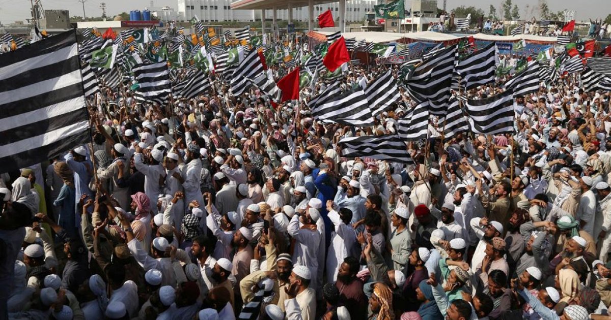 Mullah on the march: Pakistan cleric takes on Imran