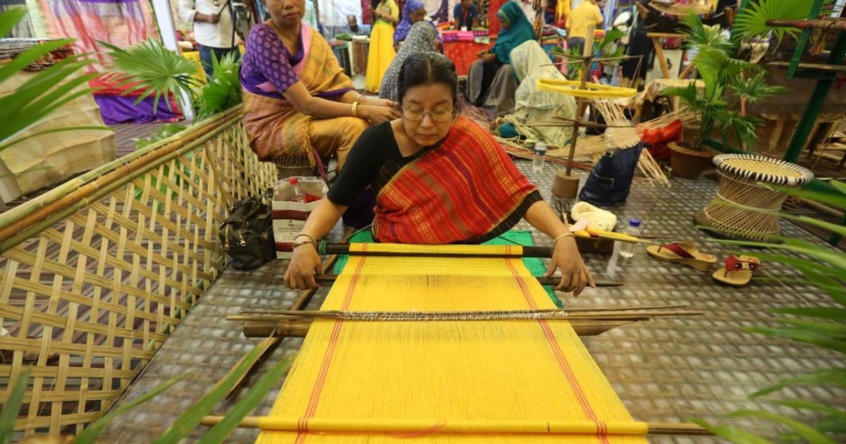 Handloom fest begins in Dhaka
