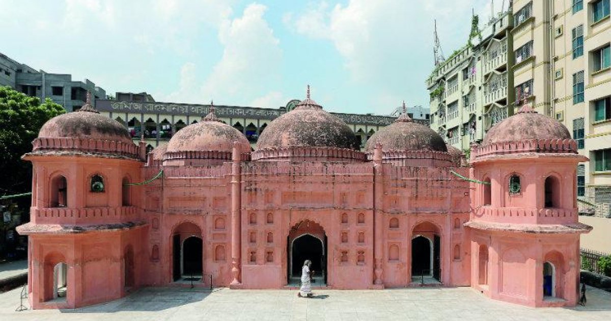 Sat Gambuj mosque in Dhaka