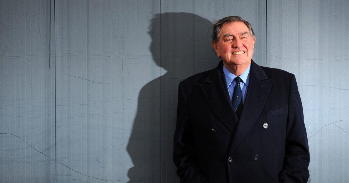 Lewis of DLS method cricket fame dies