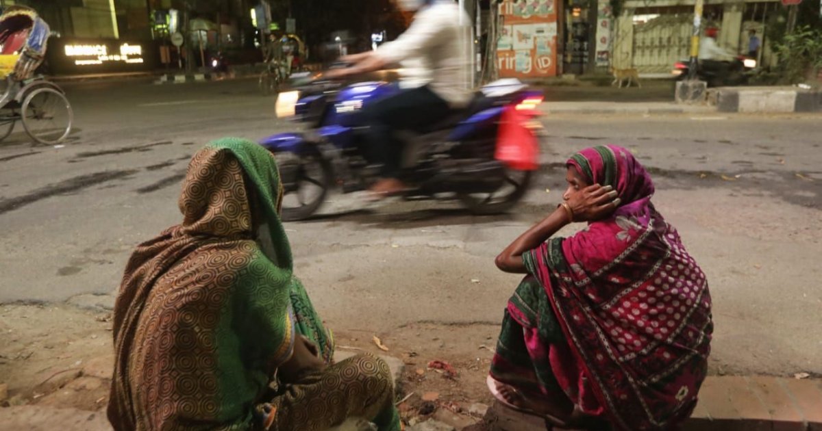 Why is poverty decreasing faster in some districts than in others?