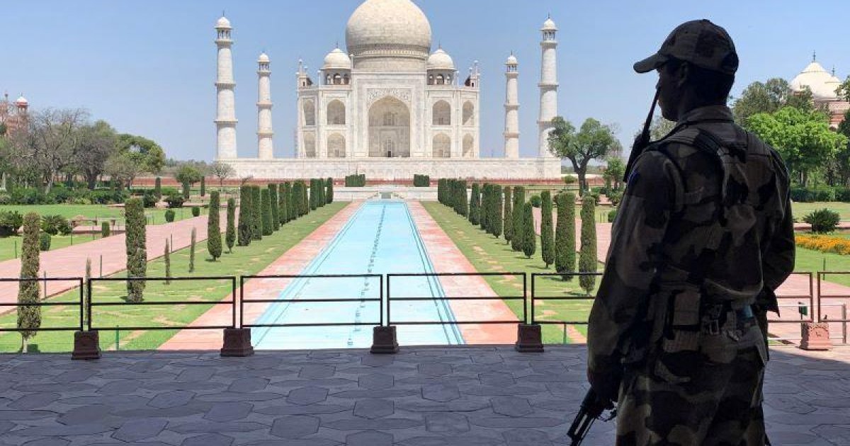 Taj Mahal damaged in deadly India thunderstorm