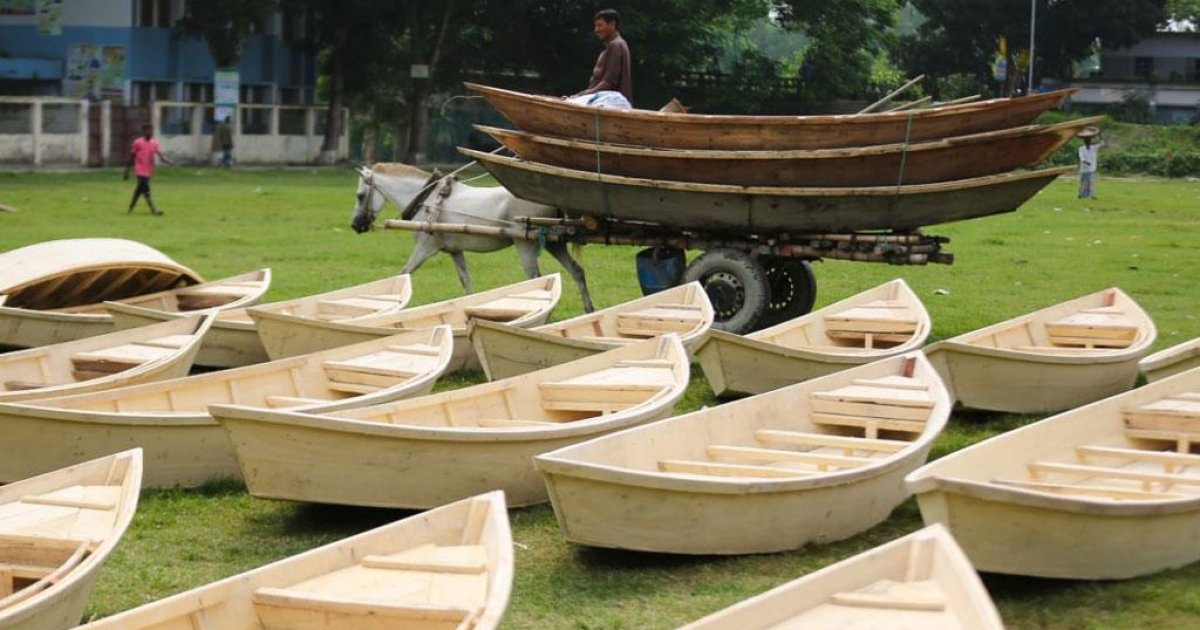 In pictures: Ghior Dinghy Noukar Haat