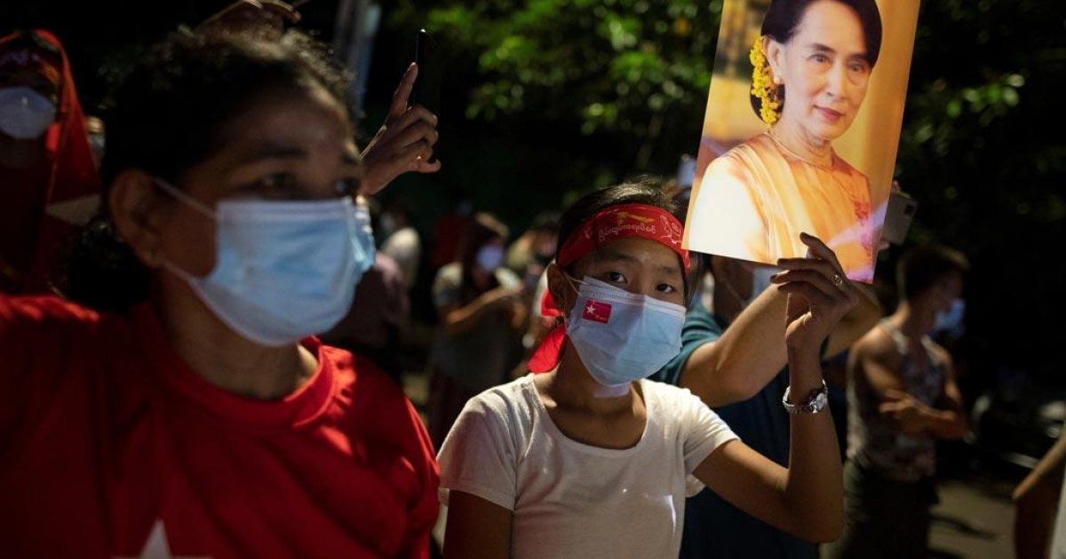 Myanmar awaits early results of election seen giving Suu Kyi a new term