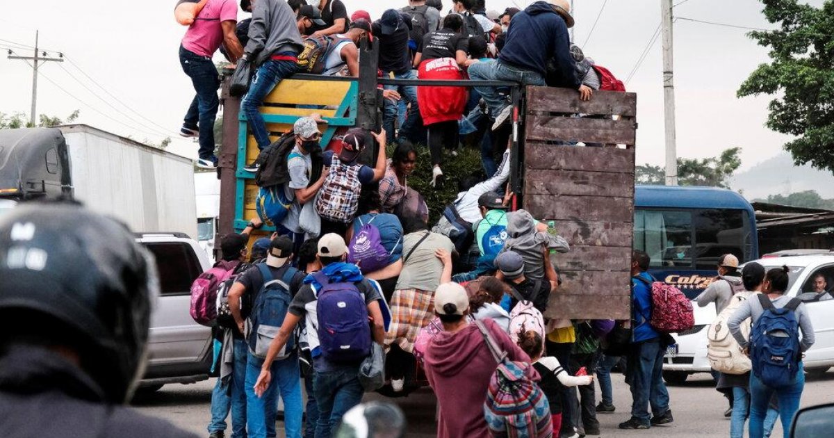 Hundreds of Central Americans join first migrant caravan of 2021