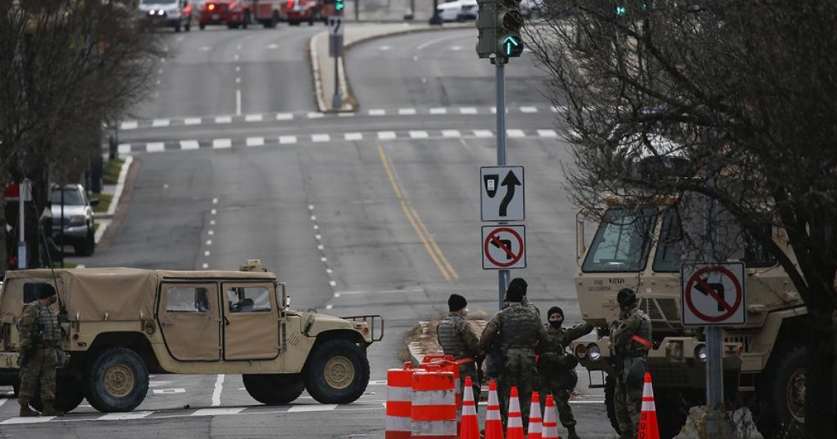Man with gun arrested at Washington security checkpoint