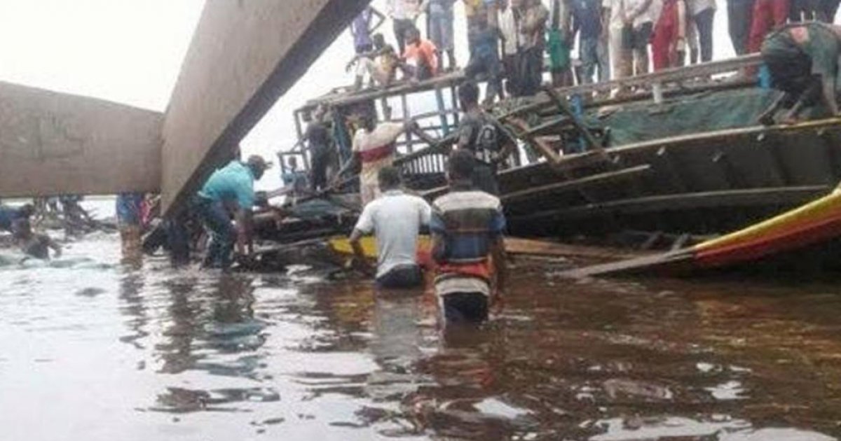 60 killed after passenger barge crashes on Congo River
