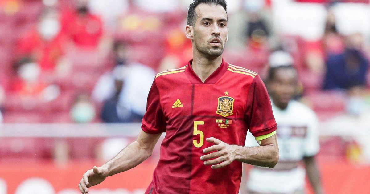 Busquets returns to Spain squad after negative test