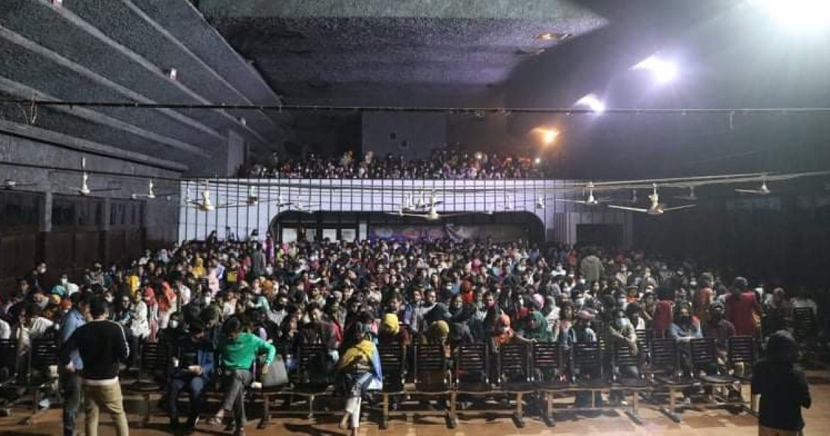 First day of 'Amar Bhashar Chalachchitra' sees housefull shows