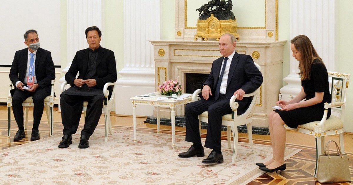Imran Khan meets Russian President Vladimir Putin