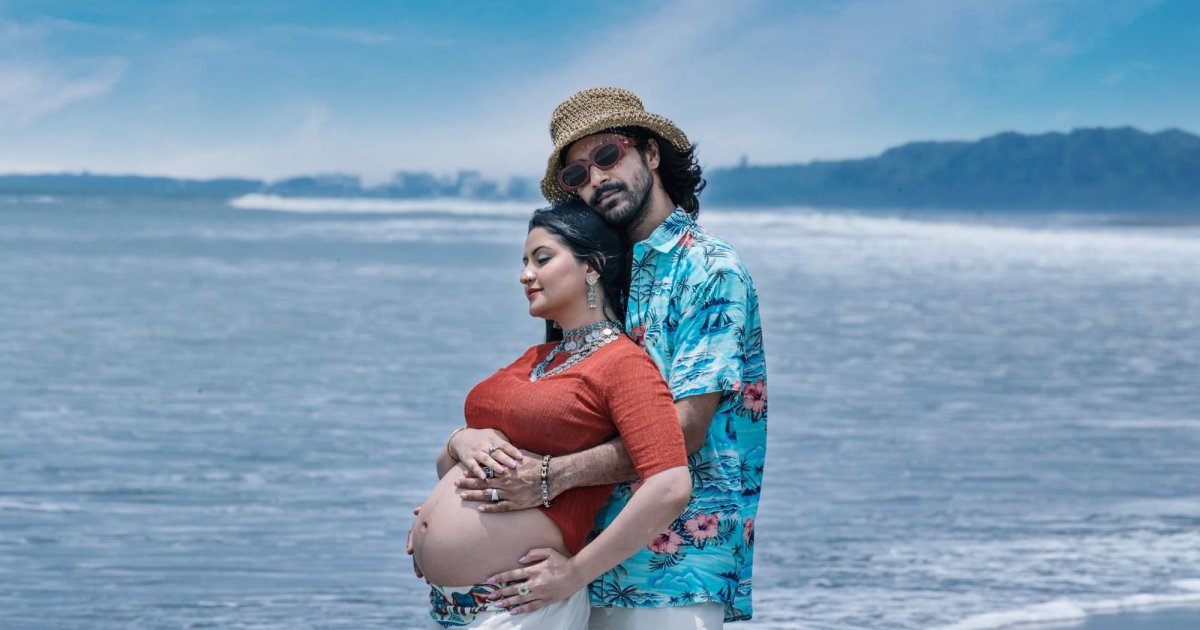 Pori Moni reveals baby bump in new photo | Dhaka Tribune