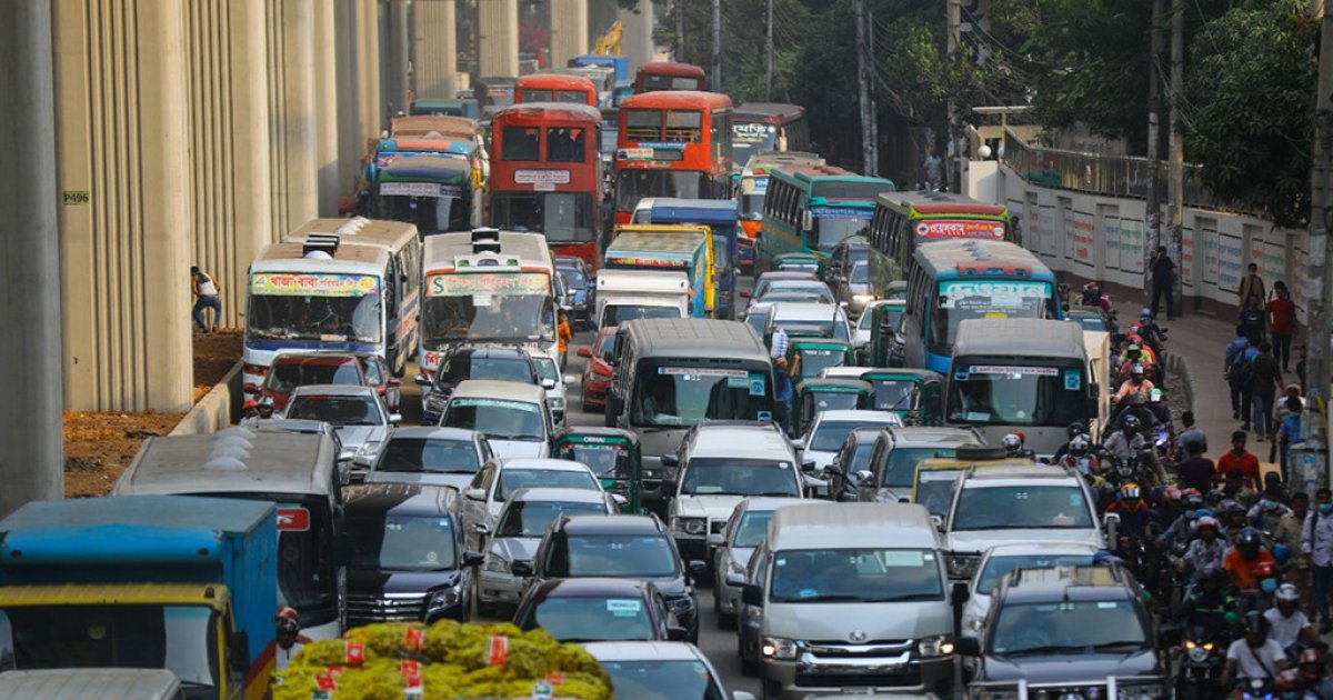 In Pictures: Dhaka commuters face terrible traffic jam