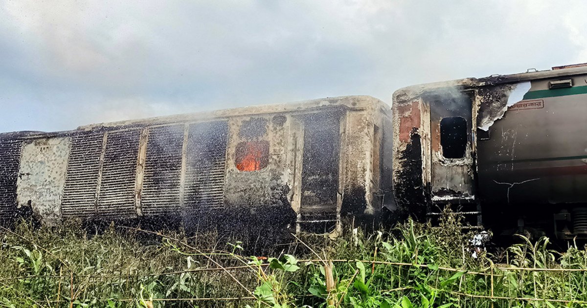 In Pictures: Fire guts 3 compartments of Parabat Express