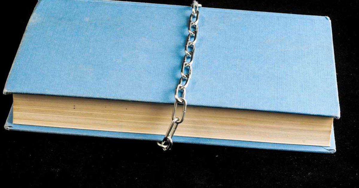 102 global writers, artists stand in support of Indian authors