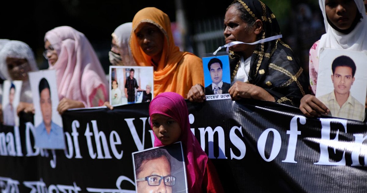 In Pictures: Human chain demonstration to commemorate International Day ...