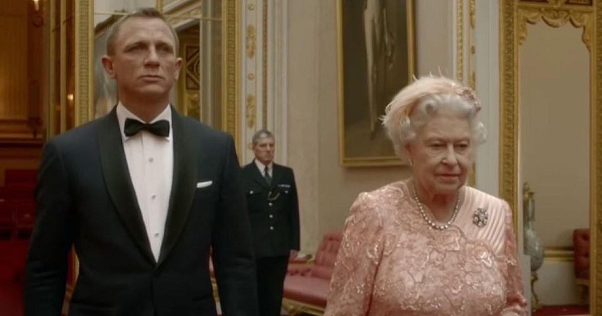 Daniel Craig says he was 'very lucky' to work with Queen Elizabeth