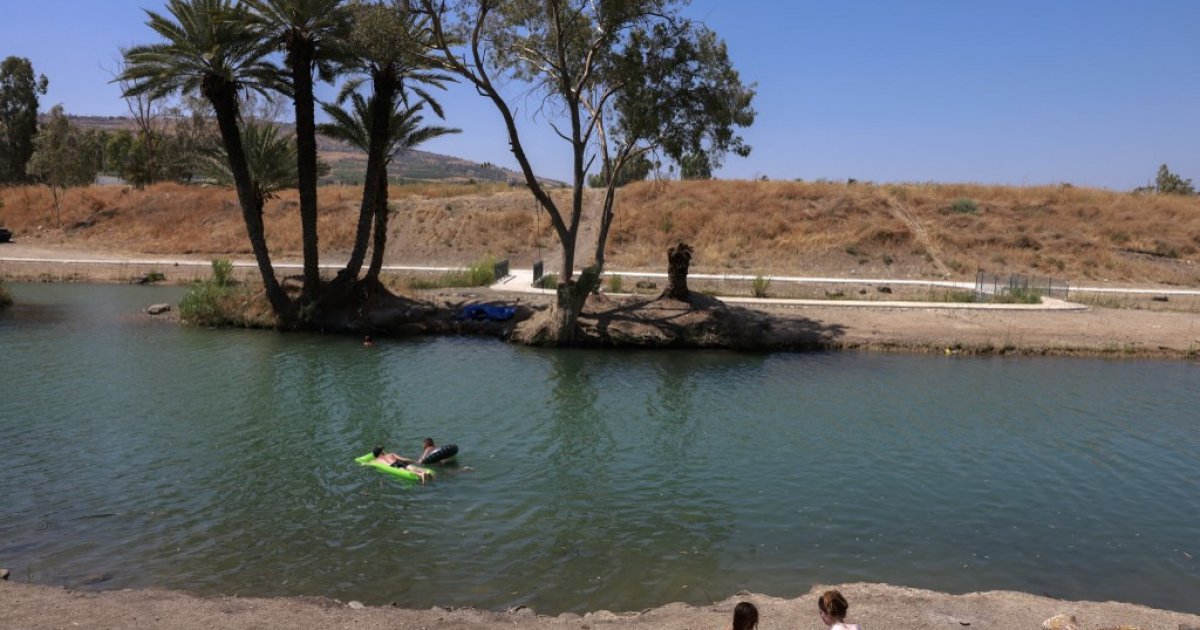 Israel, Jordan agree to clean up polluted Jordan River