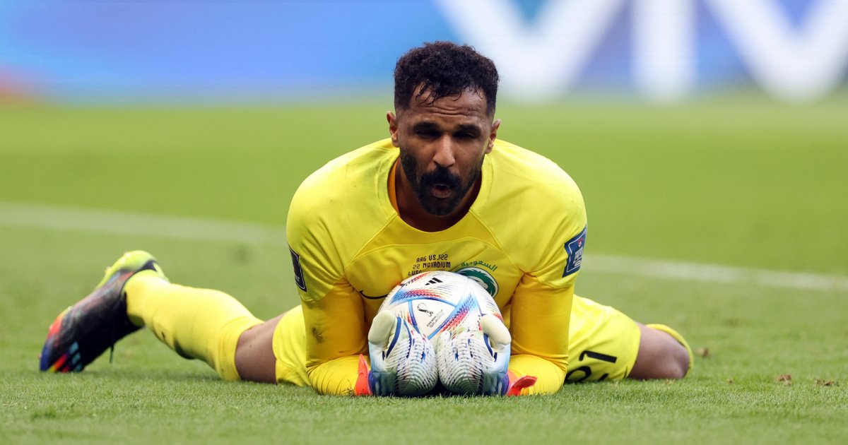 Ex-Chittagong mayor Manjur wants to give flat to Saudi goalkeeper