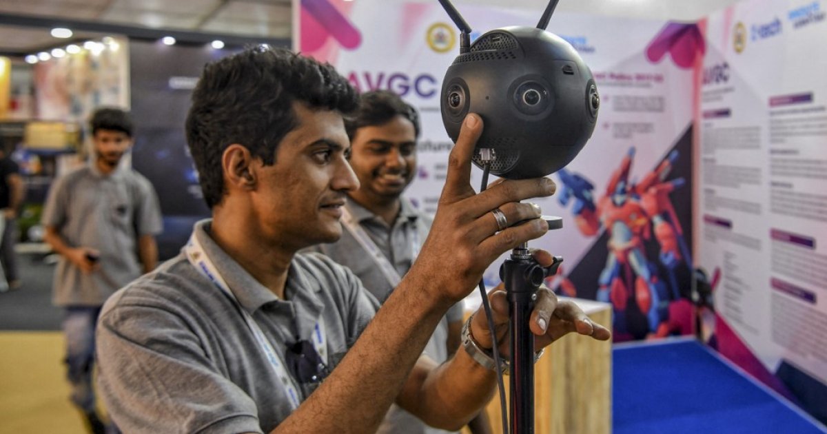 Why India's tech giants are sacking employees