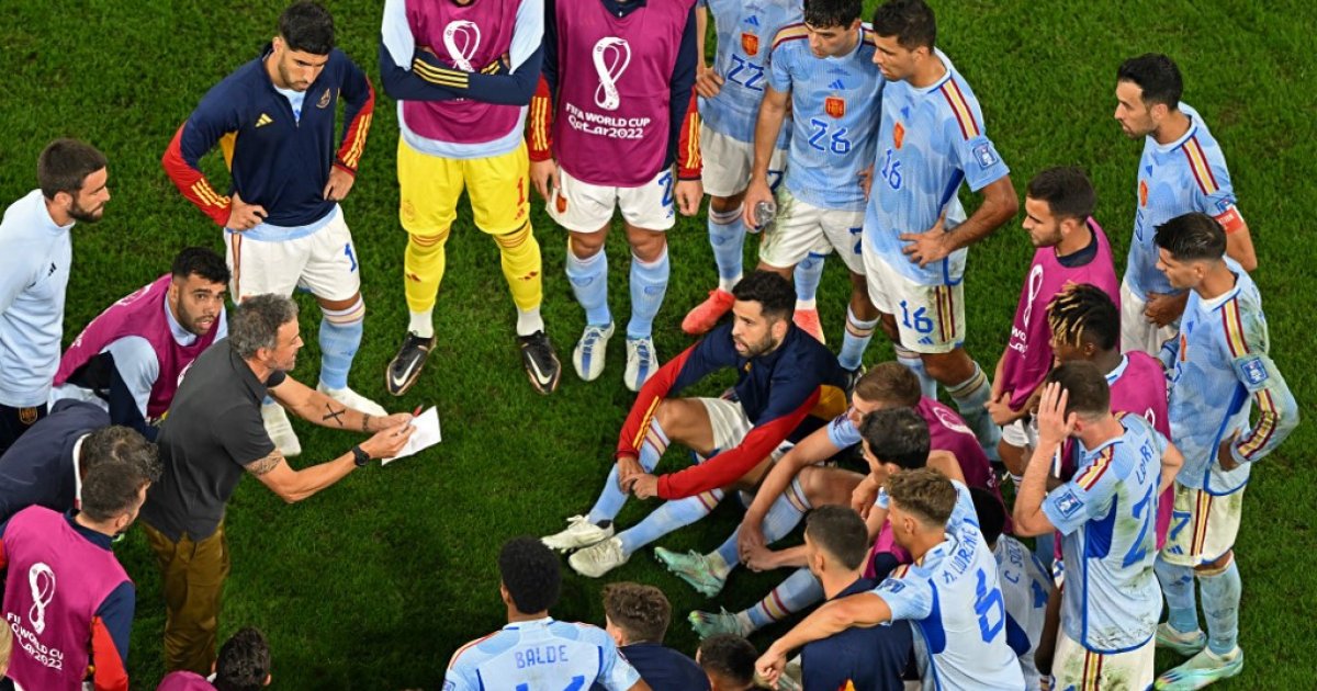 Pass-masters Spain fail World Cup test, face identity crisis