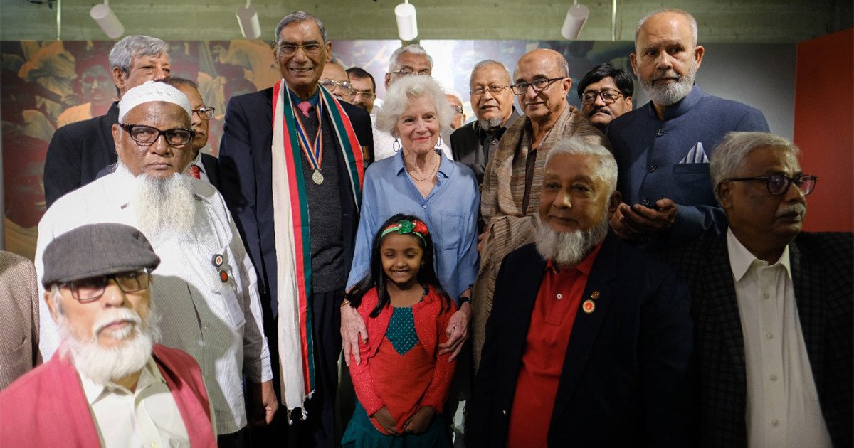 In pictures: Anne de Henning revisits memories of capturing Liberation ...