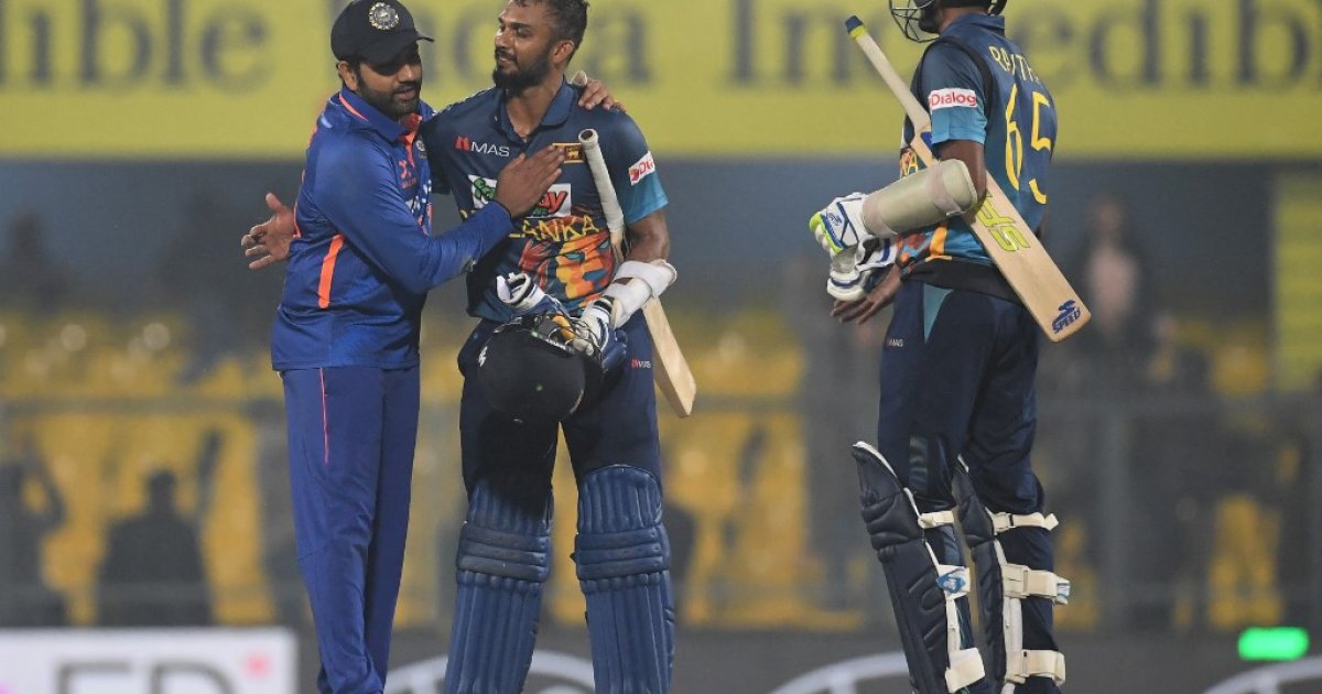 India captain Rohit praised for withdrawing Mankad run out appeal