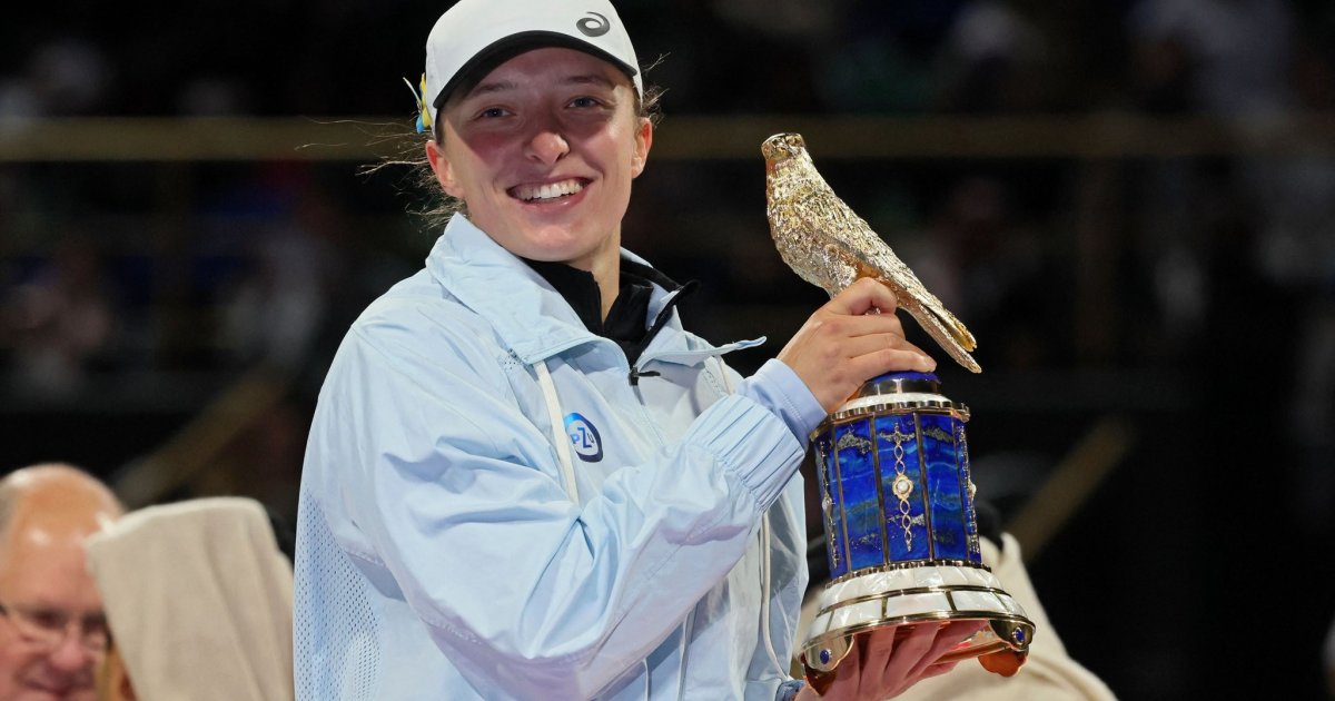 Swiatek wins back-to-back Qatar titles