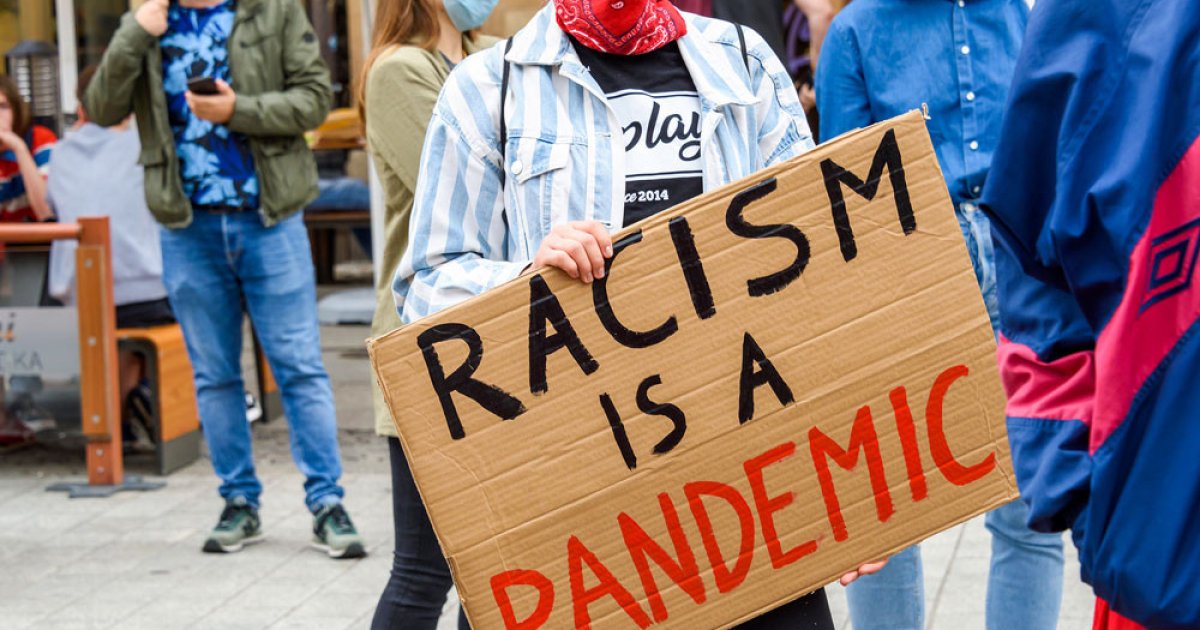 10 people charged in death of Black inmate at US hospital