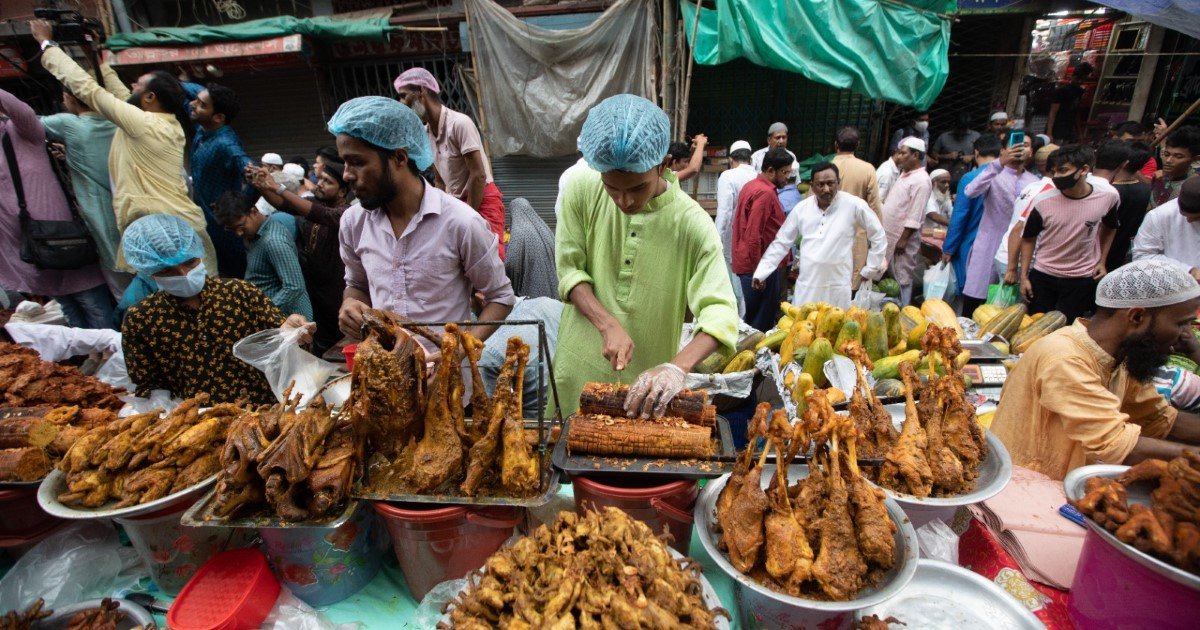 In pictures: Chawkbazar iftar market becomes vibrant on first day of ...