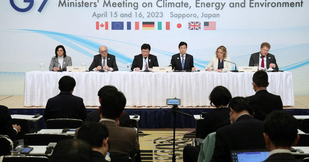 G7 pledges to quit fossil fuels faster, but no new deadline