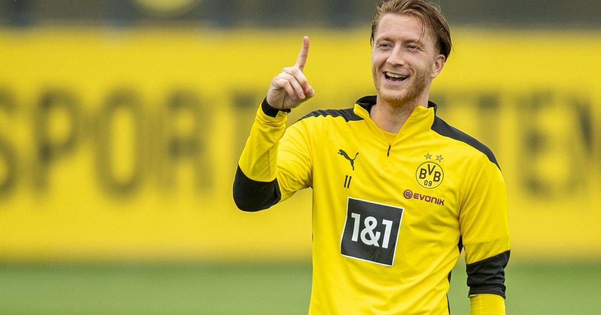Marco Reus extends with Borussia Dortmund
