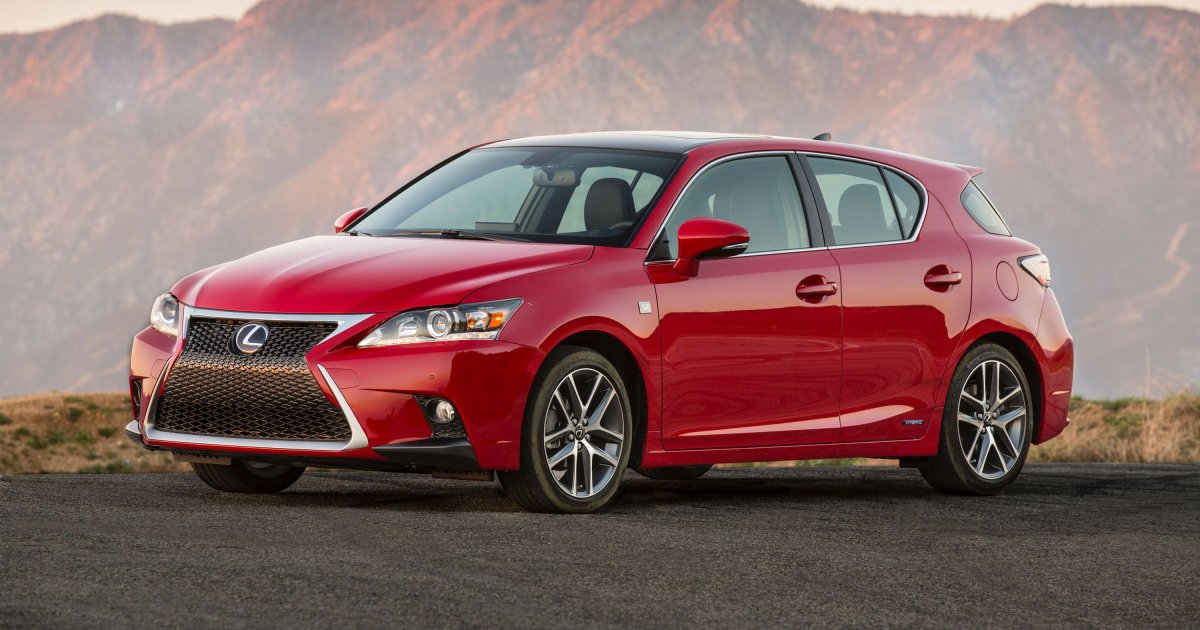 Lexus CT200h is the hottest of all hot hatchbacks