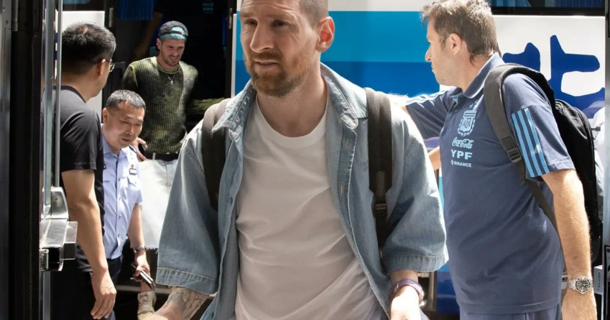 Messi stopped at Beijing Airport and quizzed after using wrong passport