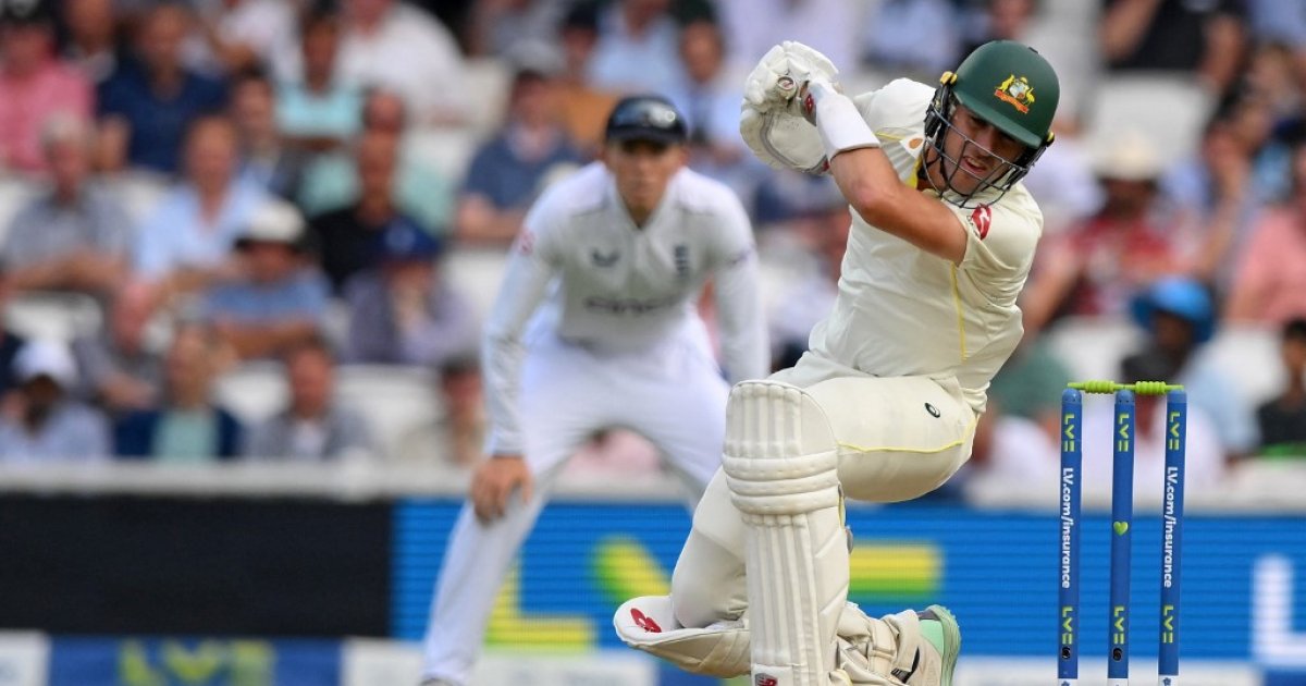 Australia edge ahead of England on day two