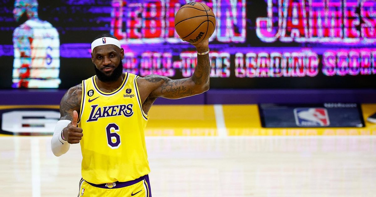 James opts in with Lakers for next NBA season