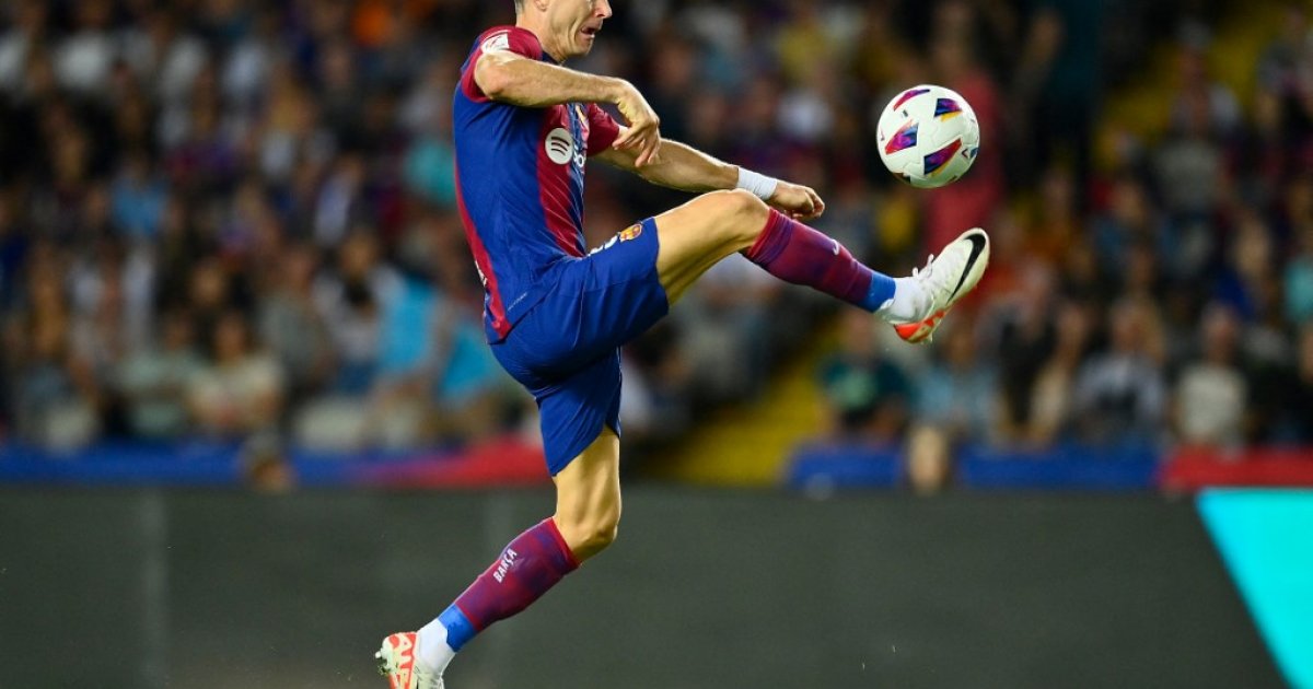 Lewandowski passes century as Barca sign off in style